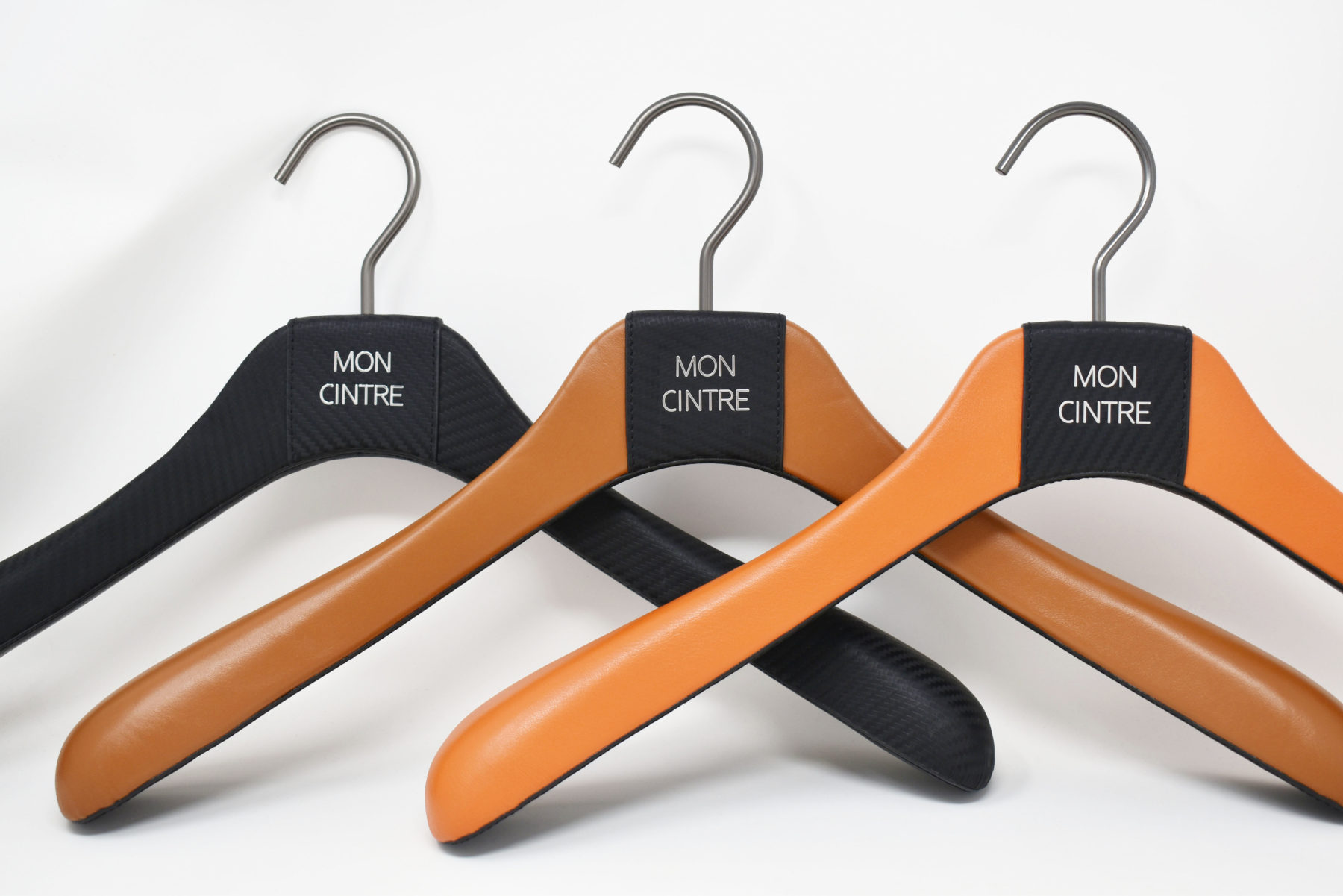 Cintres gainés de cuir ou de tissu | Mon Cintre